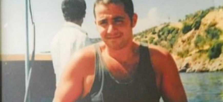 Ata Demirer'in gençlik fotoğrafı şaşırttı - OGÜN Haber - Günün Önemli ...